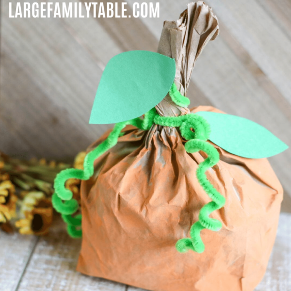 Pumpkin Paper Bag Craft Project | LARGEFAMILYTABLE.COM